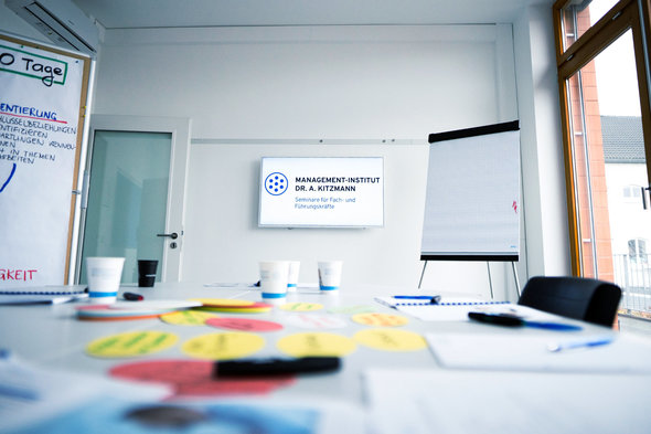Management-Institut Dr. A. Kitzmann GmbH & Co. KG erzielt 8,9/10 Punkte ...